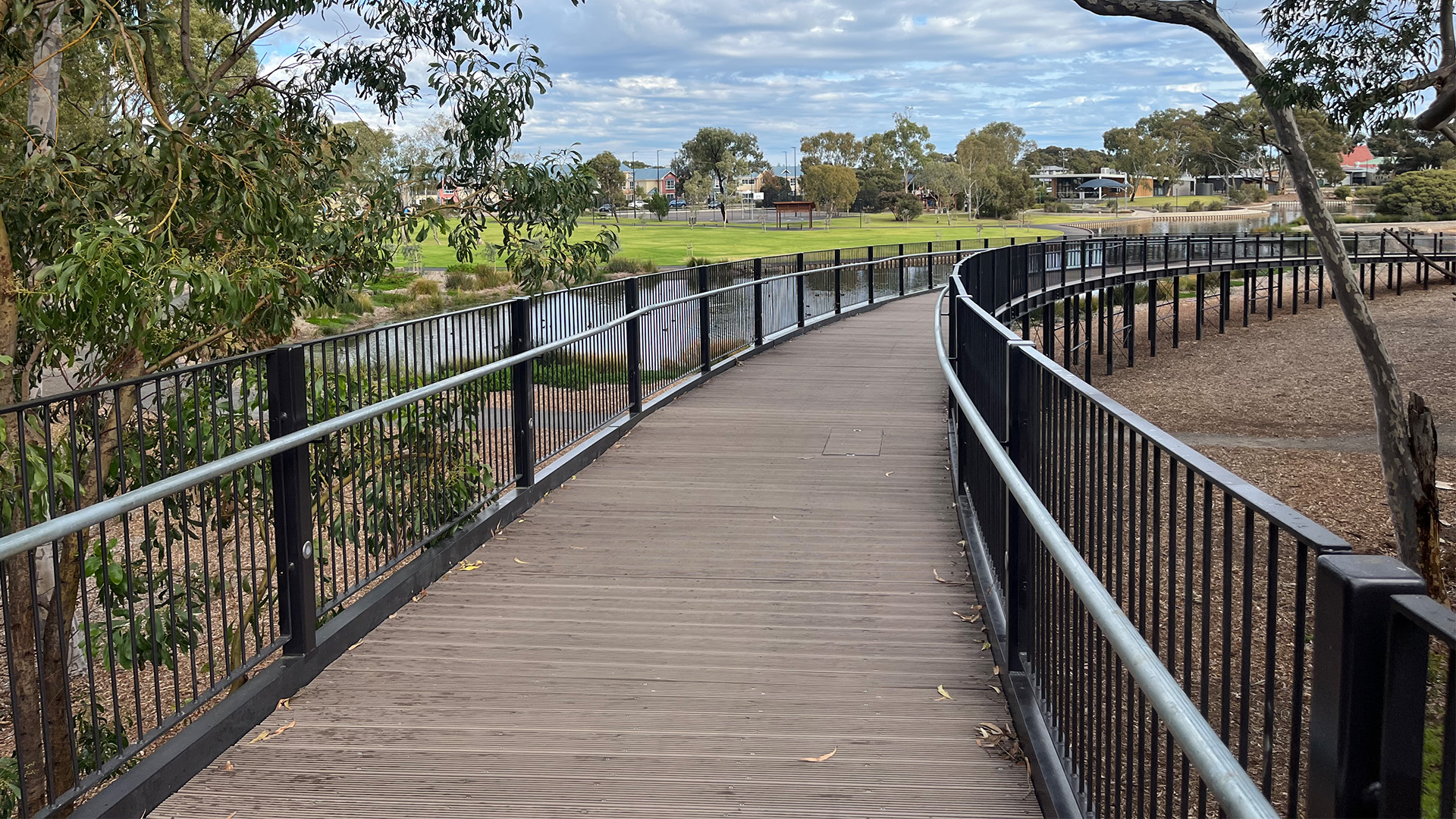 Apex Park Elevated Boardwalk Decking – APR Composites | Australian ...
